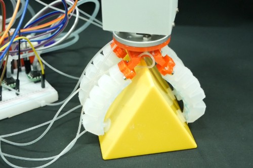 2025: Handy octopus robot can adapt to its surroundings | Cabot ...